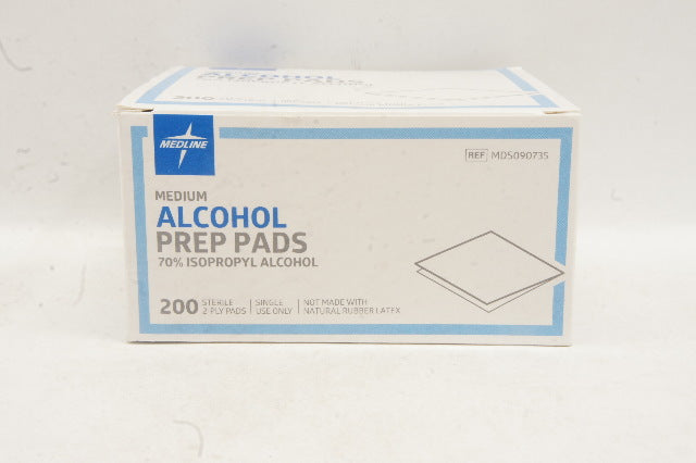 Medline MDS090735 Medium Alcohol Prep Pads 2-Ply 70% Isopropyl - Box of 200