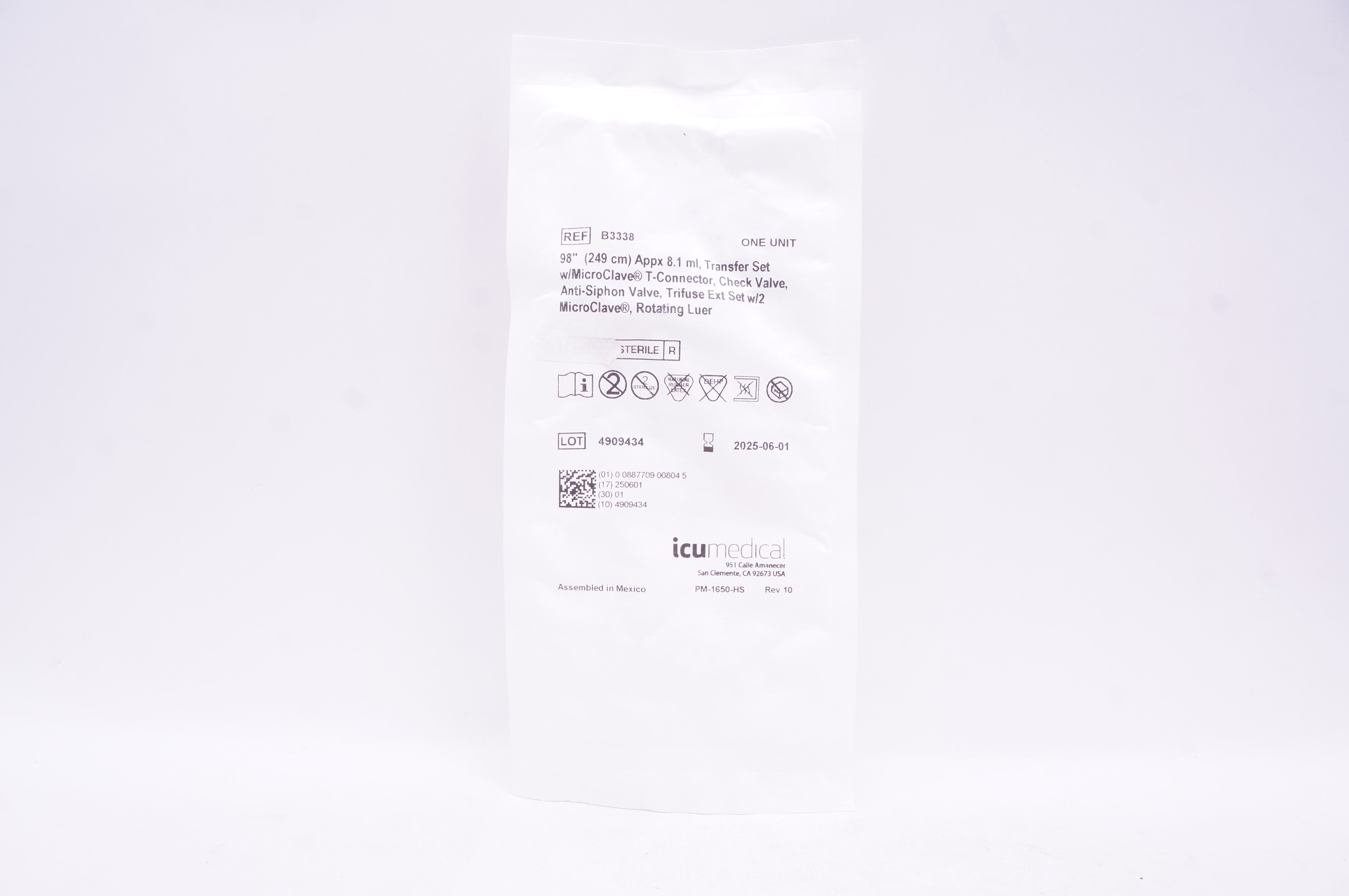 ICU Medical B3338 Transfer Set with MicroClave T-Connector, 8.1mL x 98inch